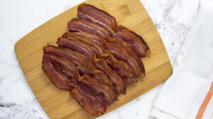 Quick & Easy No-Mess Low-Carb Bacon - Thinlicious